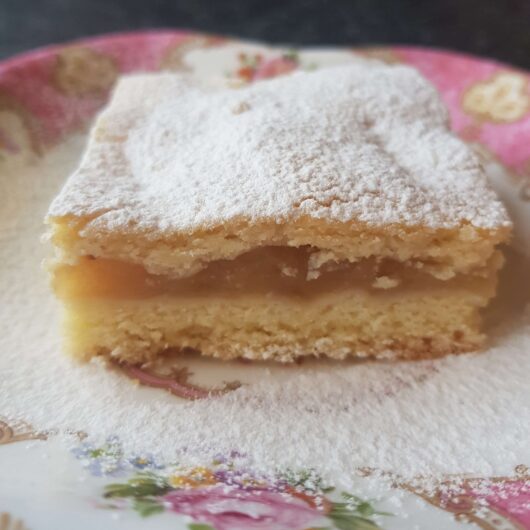 Apple Shortcake slice - Sweet as creations